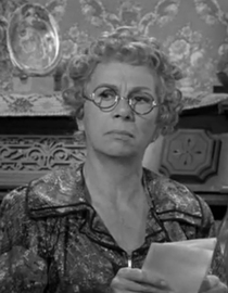 Watch S01 E05 - Elly Races Jethrine - The Beverly Hillbillies | Free TV ...