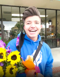 Watch S09 E07 - I Had a Real-Life Minecraft Date with Preston / Preston ...