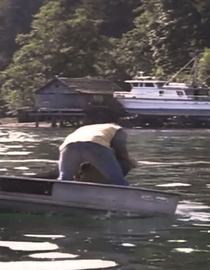 Watch Guy Sinks His Boat To Bottom of Lake | Free TV Shows | Fawesome TV